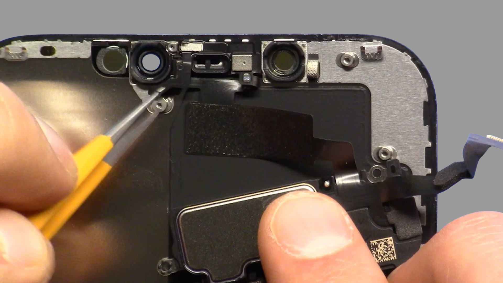 iOS 18's Repair Assistant: Restoring Face ID After Proximity Sensor Damage